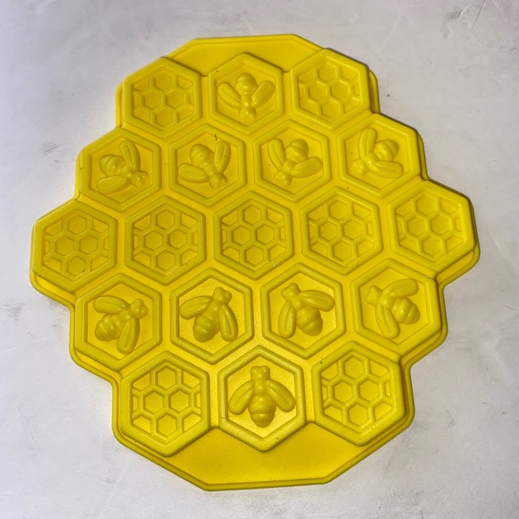 Kitchen | New Honeycomb And Bumble Bee Silicone Ice Mold Tray | Poshmark